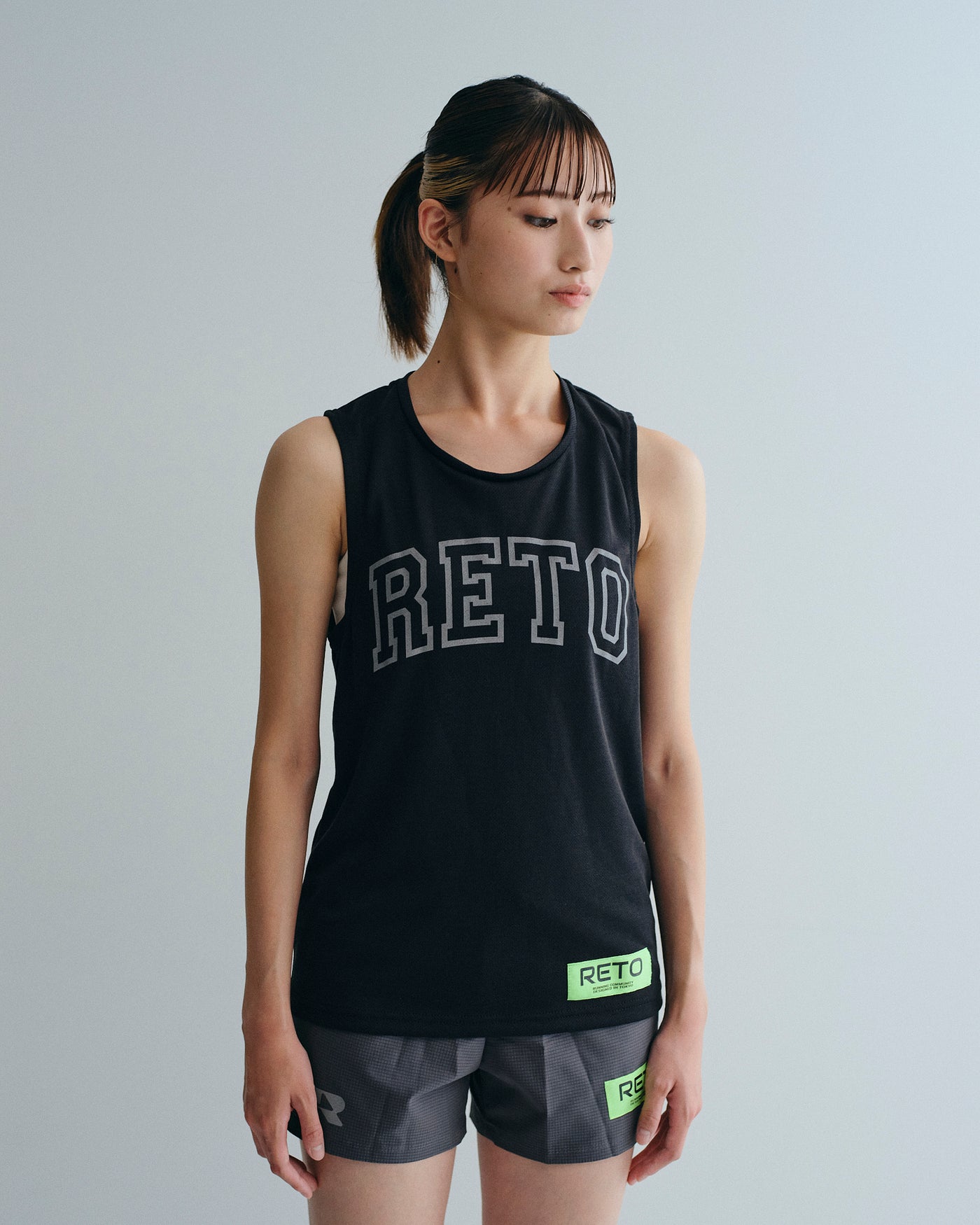 COLLEGE LOGO SLEEVELSS T | ランニング ノースリーブ RETO